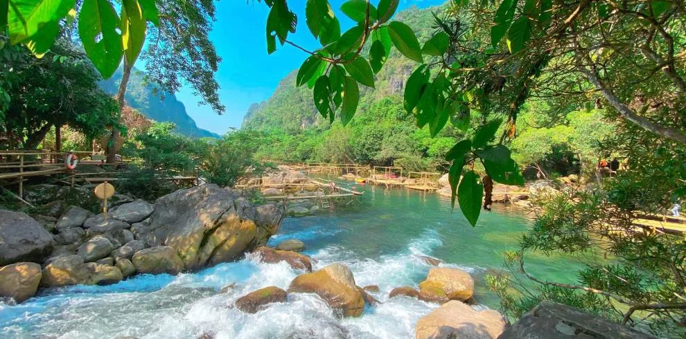 TOUR PHONG NHA CAVE - MOOC SPRING | Vietnam Travelers